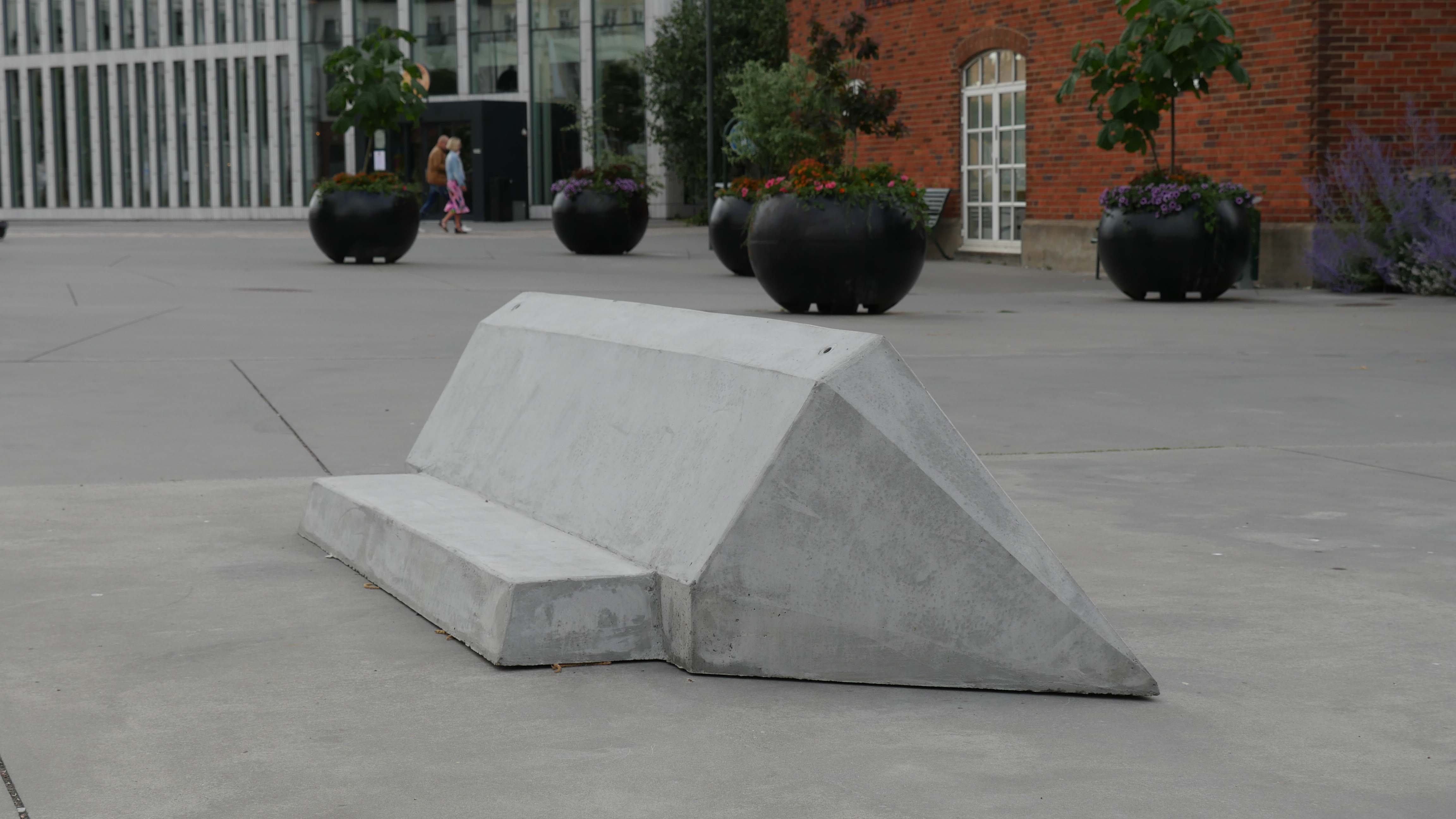 HYBRID: Pierre Descamps | Skate Malmö